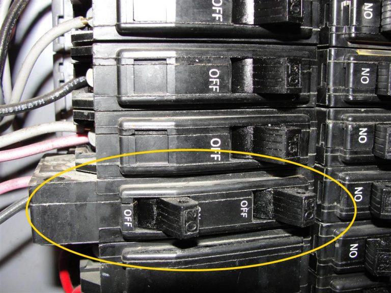Inspecting Tandem Circuit Breakers - Structure Tech Home Inspections