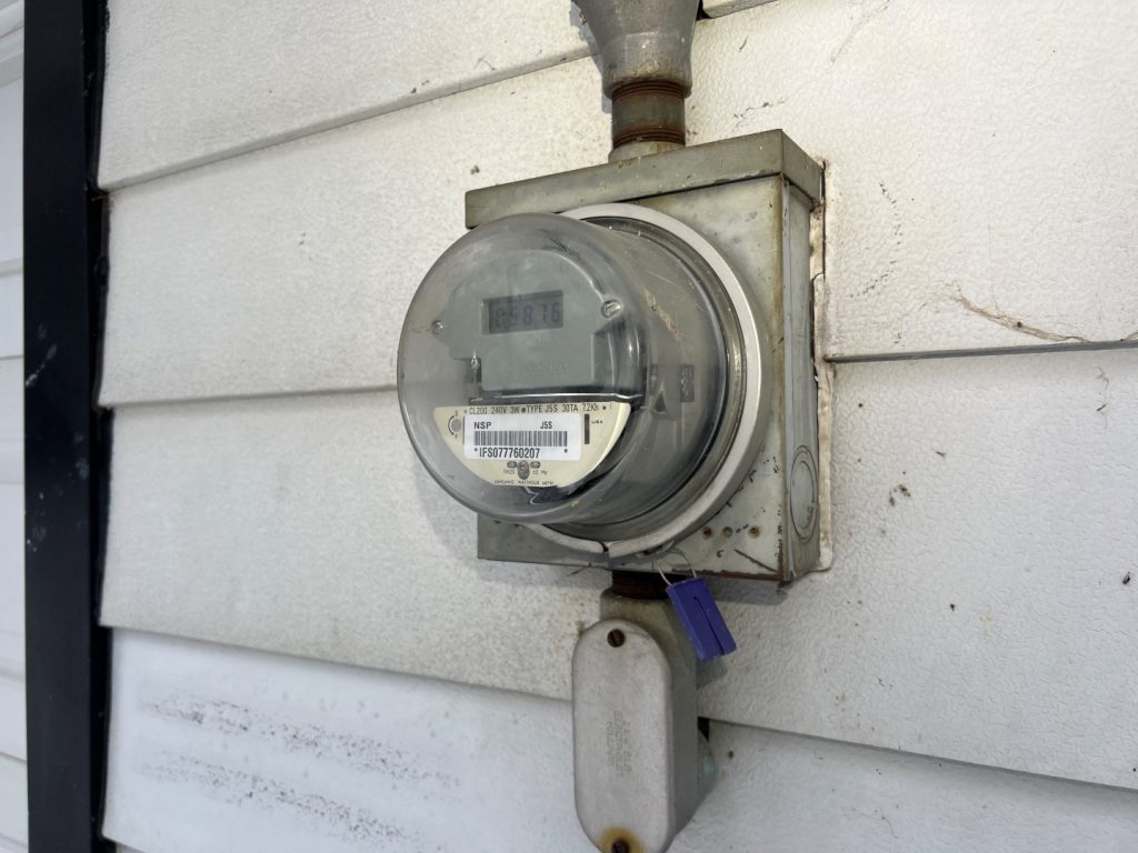 Old fuse panel: 60 amps or 100 amps? - Structure Tech Home Inspections