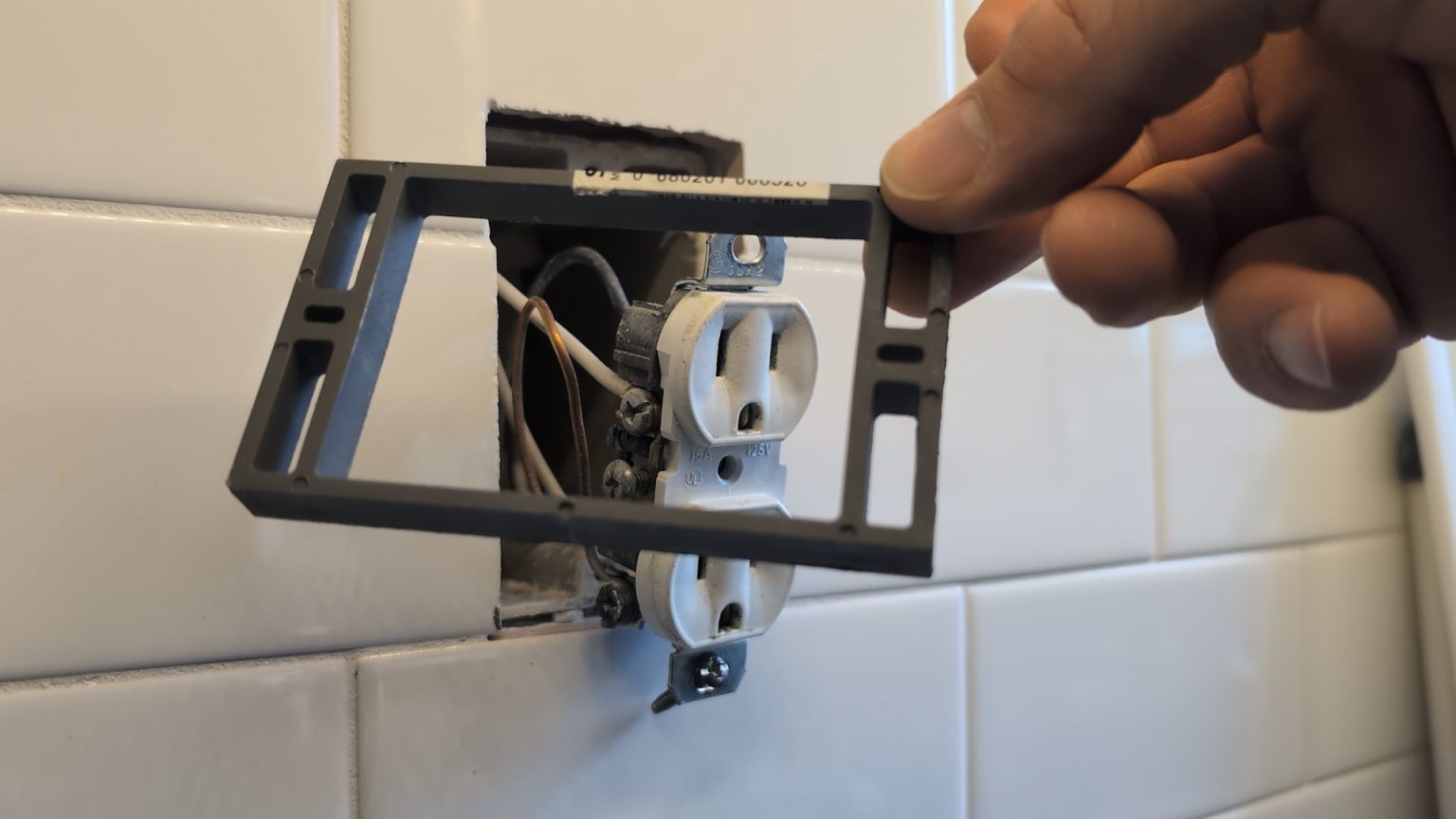How to fix a loose outlet (or switch) - Structure Tech Home Inspections
