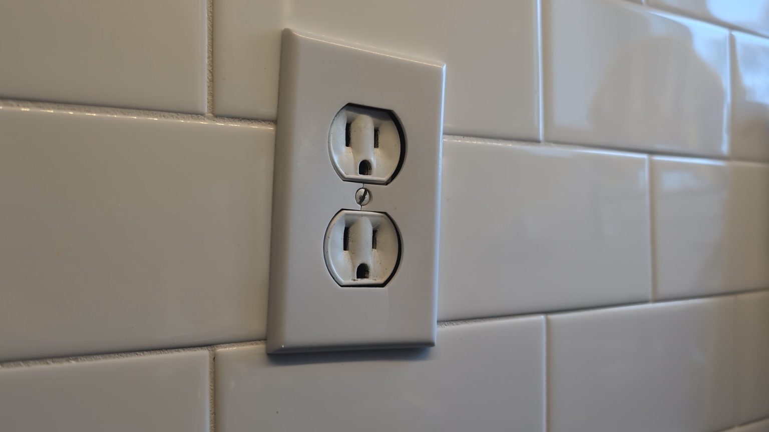 How to fix a loose outlet (or switch) - Structure Tech Home Inspections
